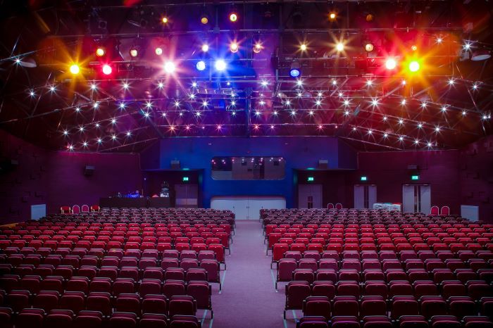 It started with a kiss – new Red Carpet nights start at Watersmeet ...